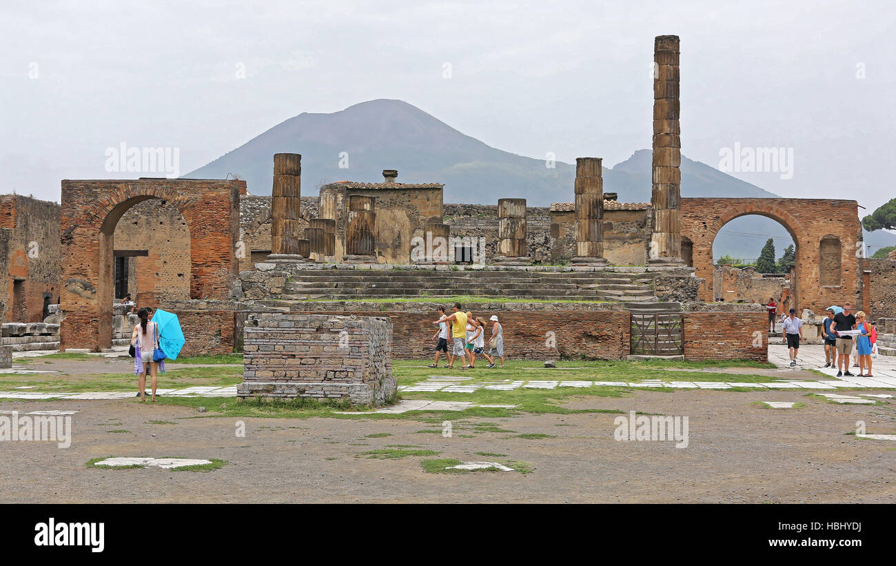 Pompeii vulcano hi-res stock photography and images - Alamy