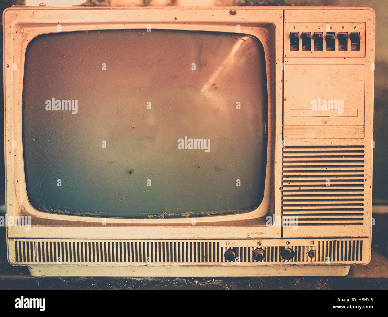 Old fashioned portable television set hi-res stock photography and ...
