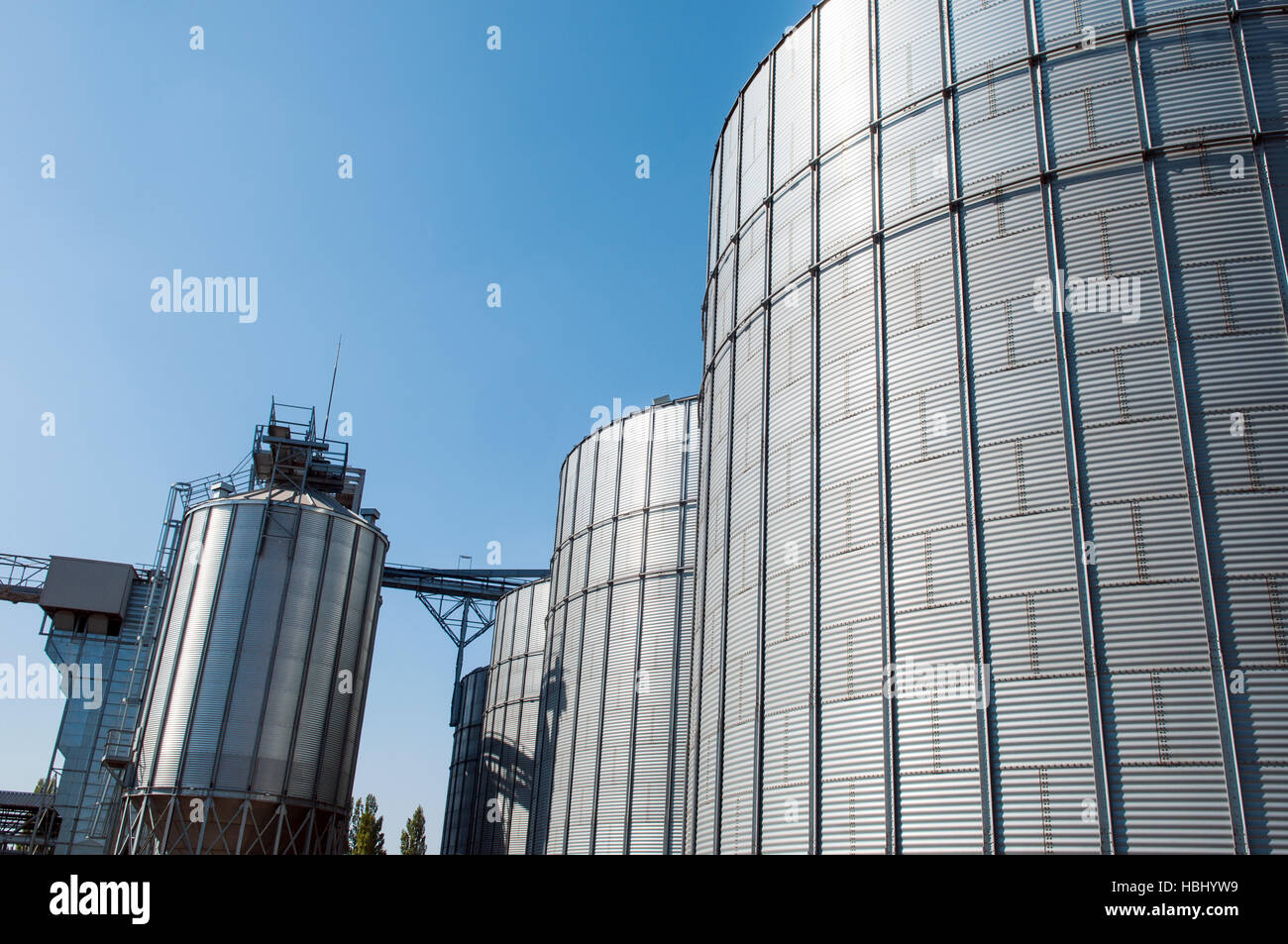 Wheat elevators hi-res stock photography and images - Alamy