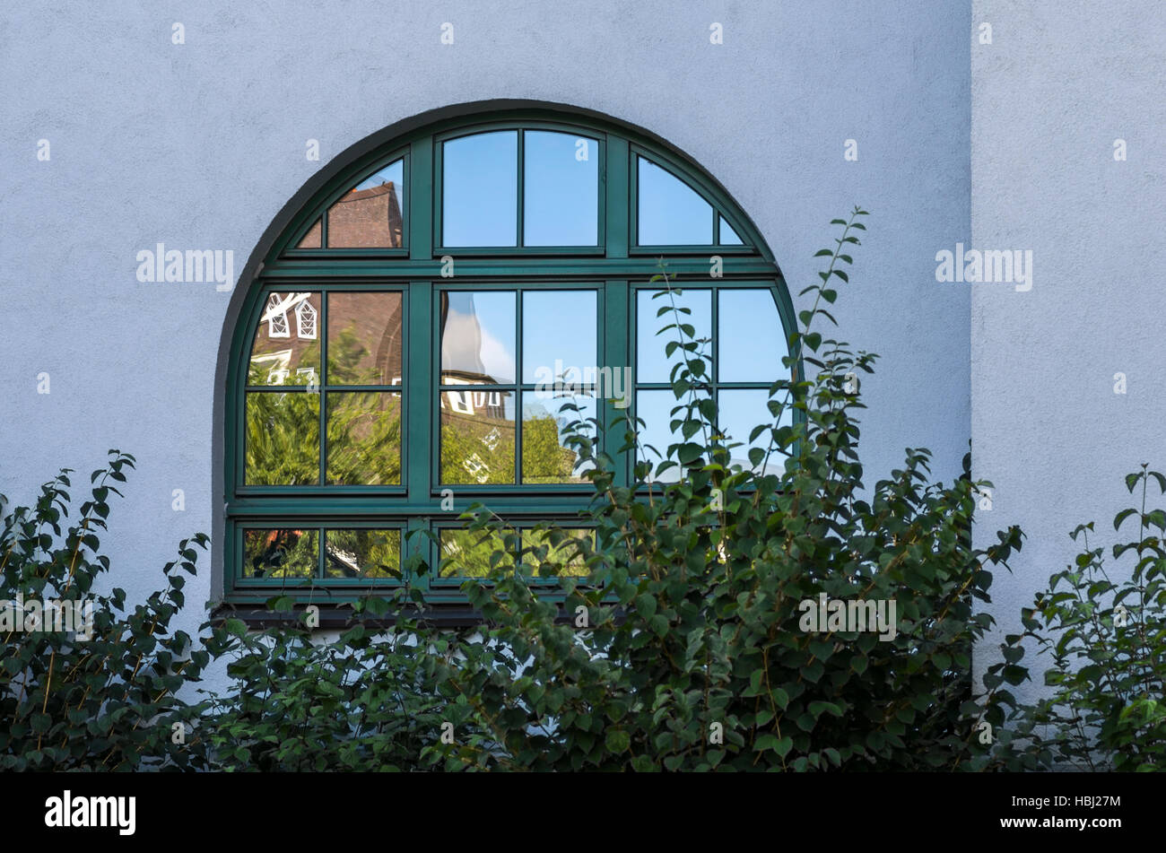 Windows and courtyard hi-res stock photography and images - Alamy