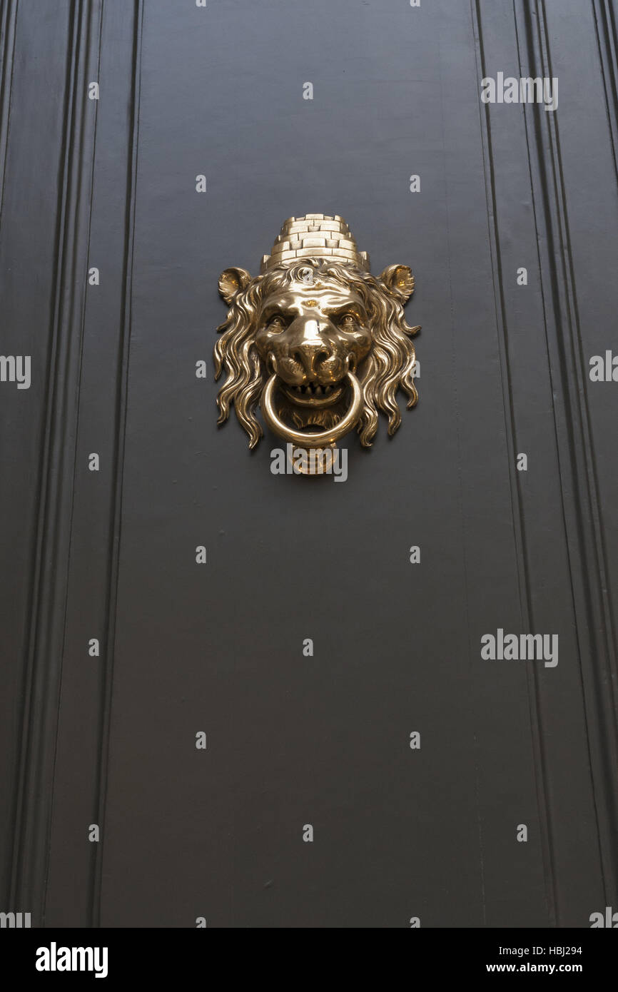 Rich door hi-res stock photography and images - Alamy