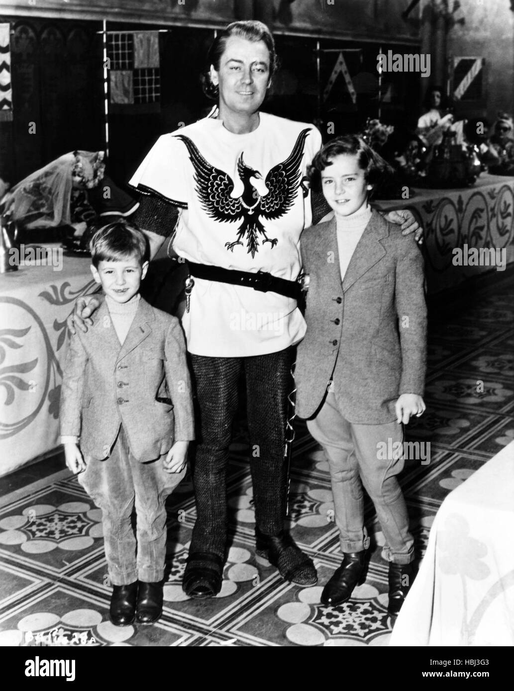 THE BLACK KNIGHT, Alan Ladd, visited on-set by his children, David Ladd ...