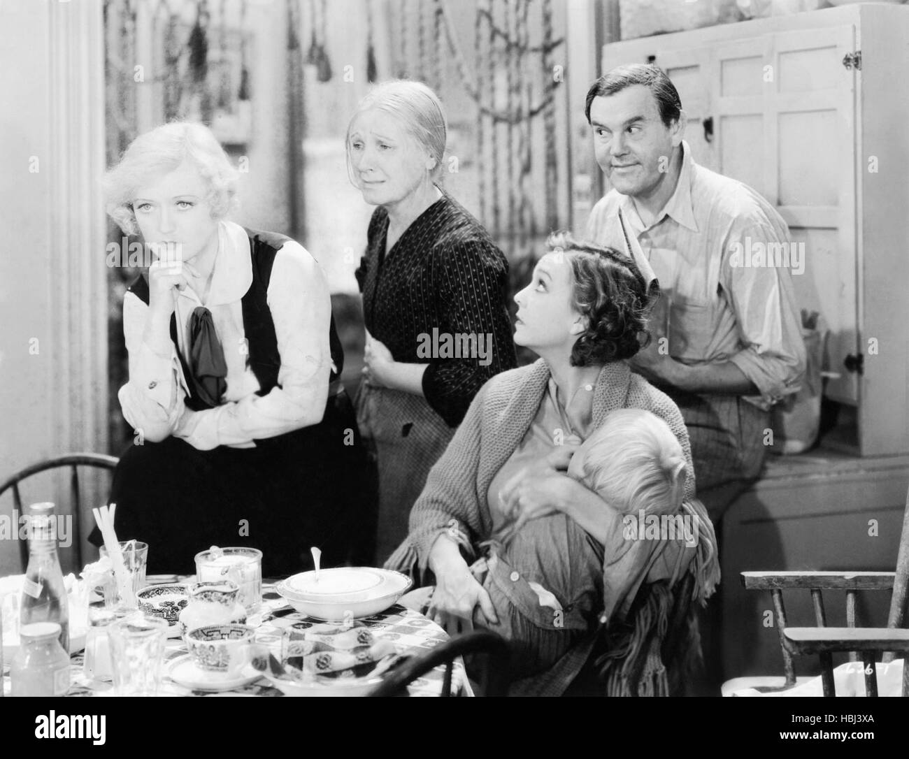 BLONDIE OF THE FOLLIES, Zasu Pitts (front), rear from left: Marion ...