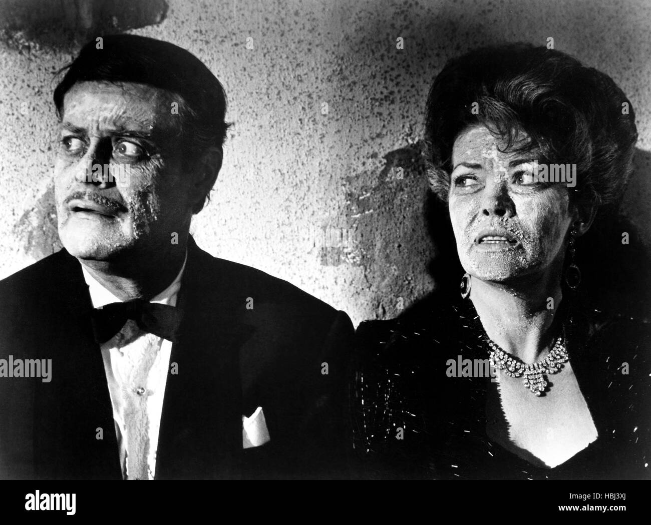 BLOOD OF DRACULA'S CASTLE, from left, Alexander D'Arcy, Paula Raymond ...