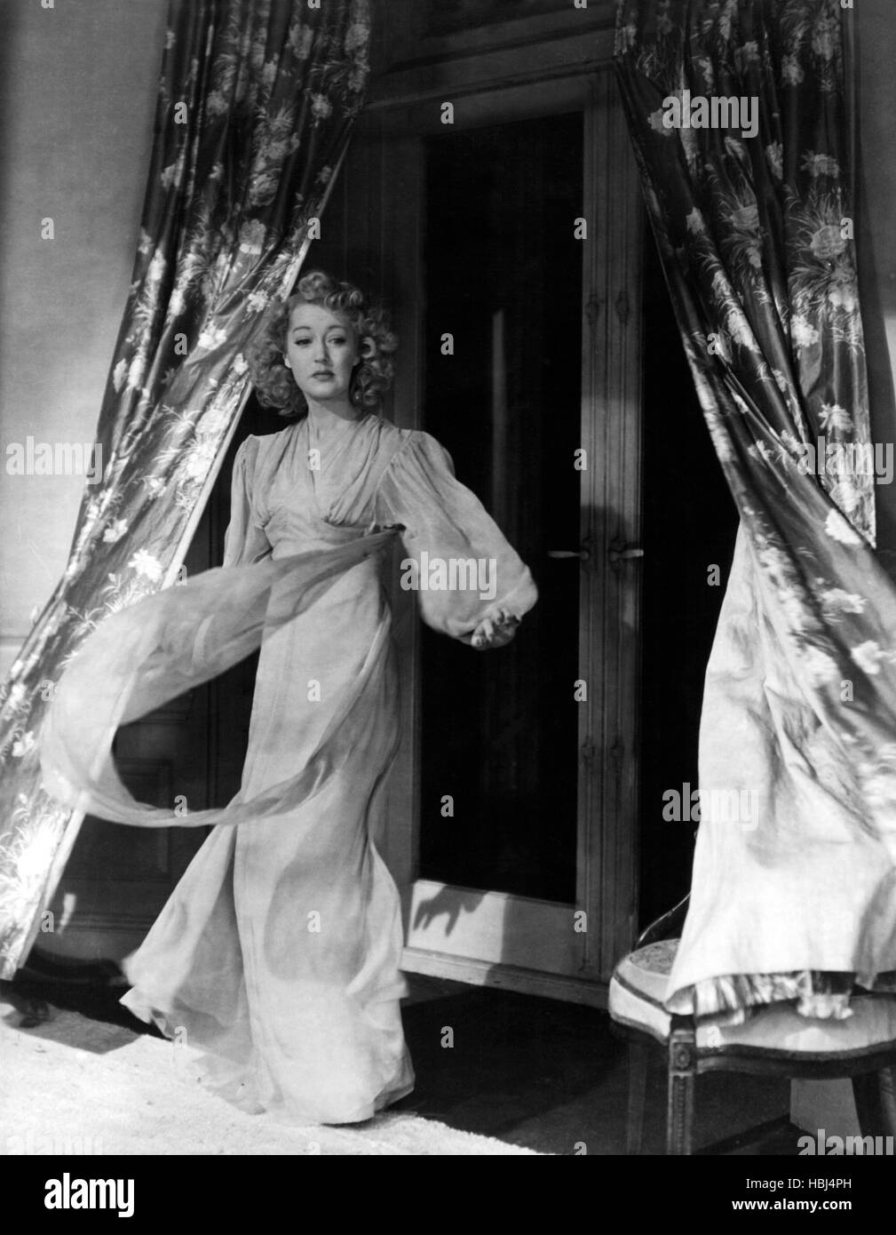 BLITHE SPIRIT, Kay Hammond, 1945 Stock Photo - Alamy