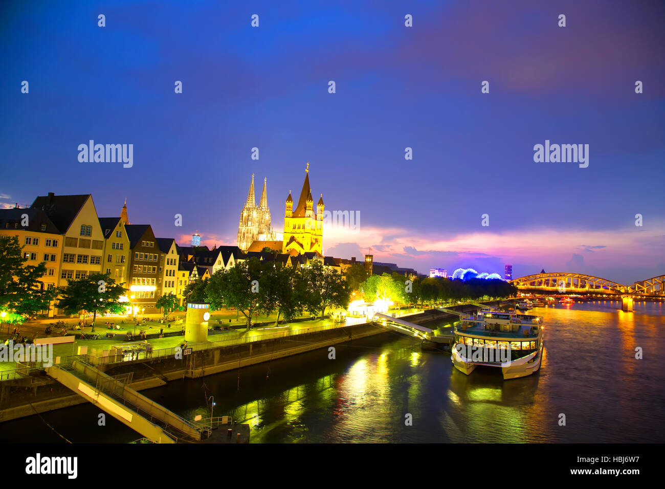Cologne at night Stock Photo - Alamy