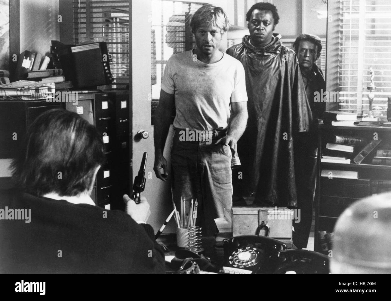 BRUBAKER, Robert Redford (center), Yaphet Kotto (second from right ...