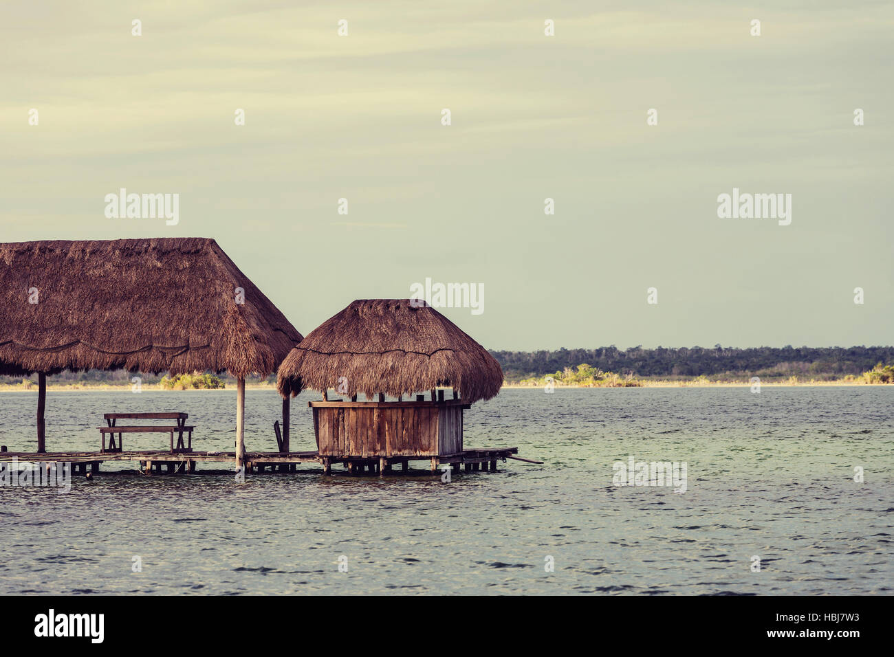 Beach bungalow sea hut palapa hi-res stock photography and images - Alamy