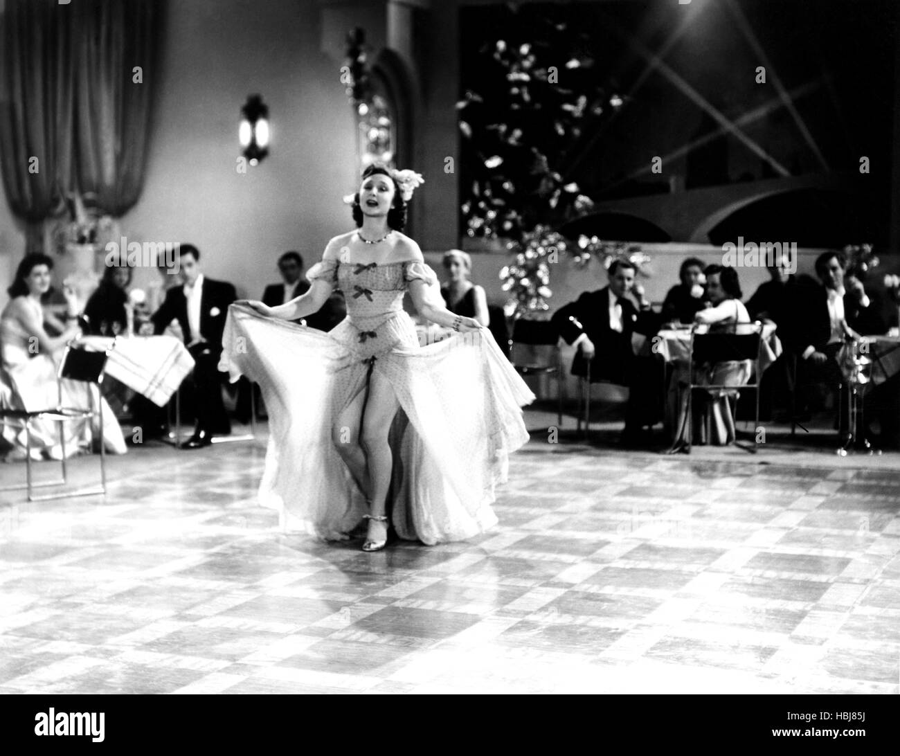 BULLDOG SEES IT THROUGH, Googie Withers, 1940 Stock Photo - Alamy