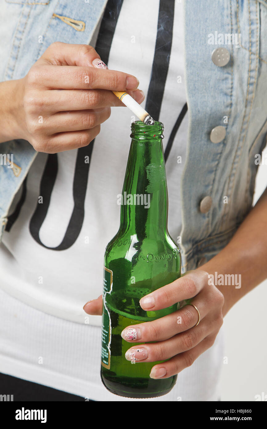Underage use hi-res stock photography and images - Alamy