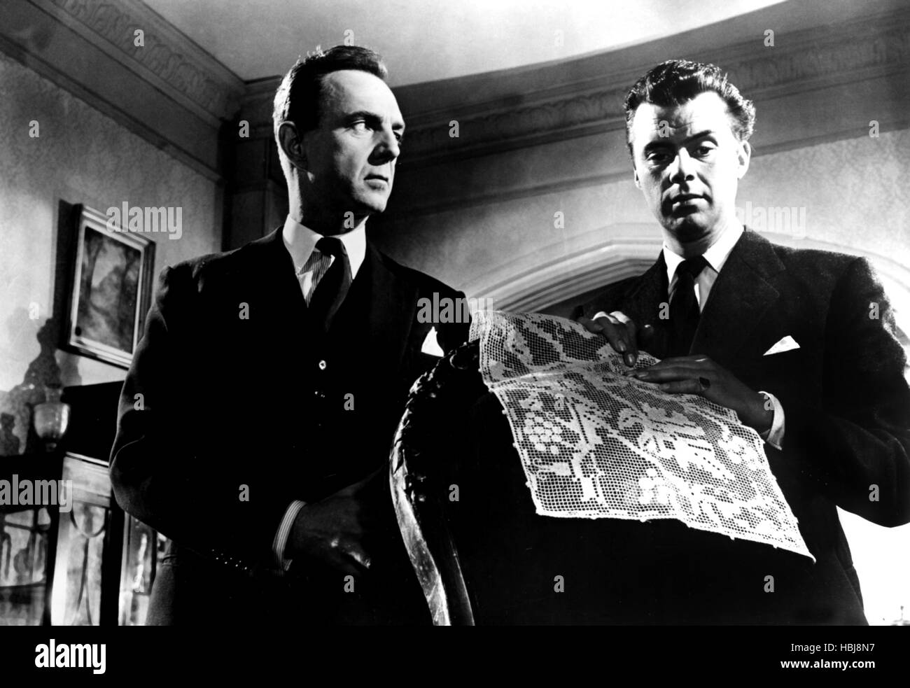 CAST A DARK SHADOW, Robert Flemyng, Dirk Bogarde, 1955 Stock Photo - Alamy