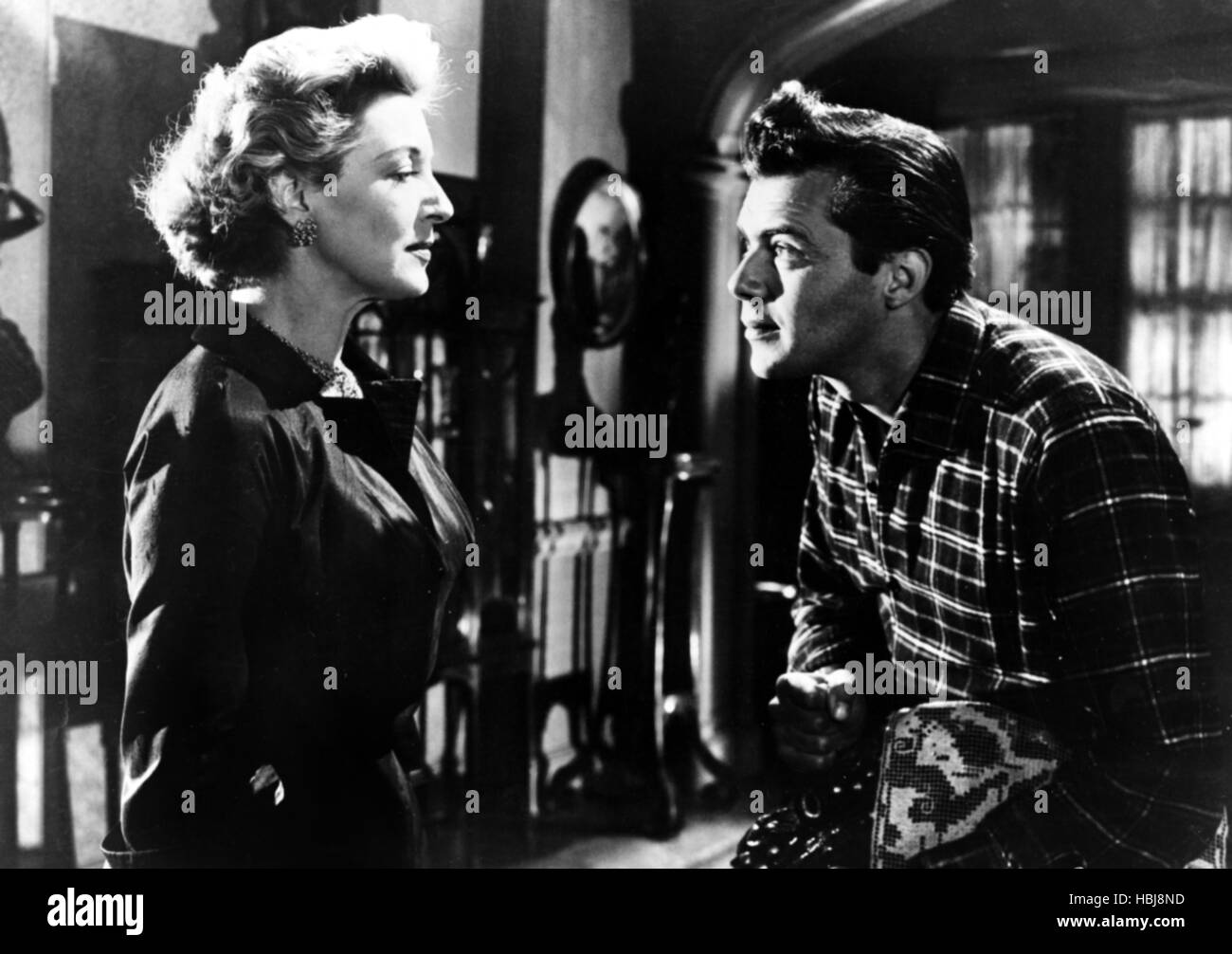 CAST A DARK SHADOW, Kay Walsh, Dirk Bogarde, 1955 Stock Photo - Alamy