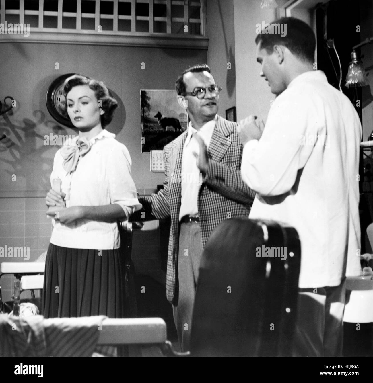 BELLES ON THEIR TOES, from left, Jeanne Crain, director Henry Levin ...