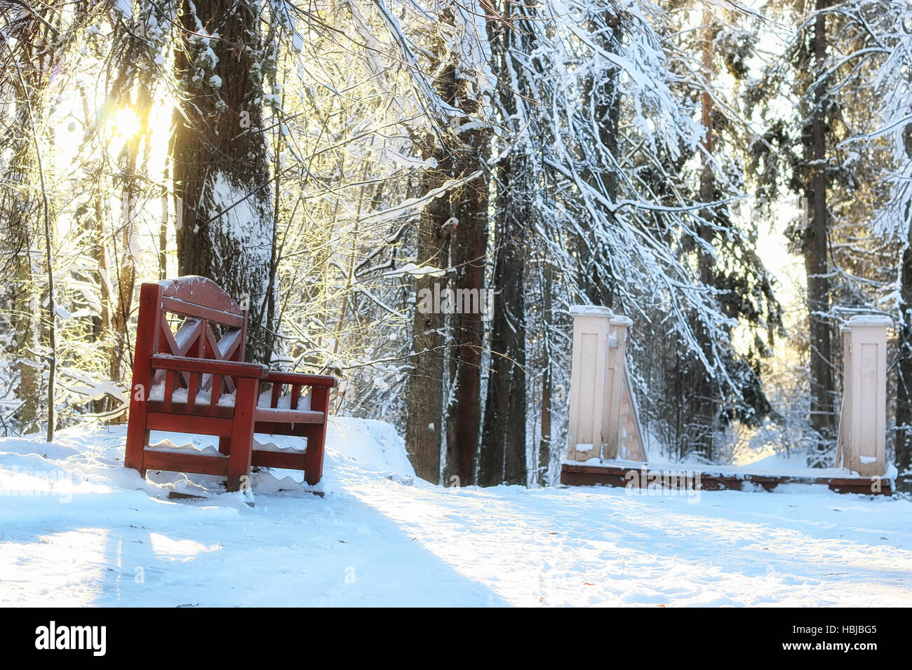 wood bench in winter Stock Photo - Alamy