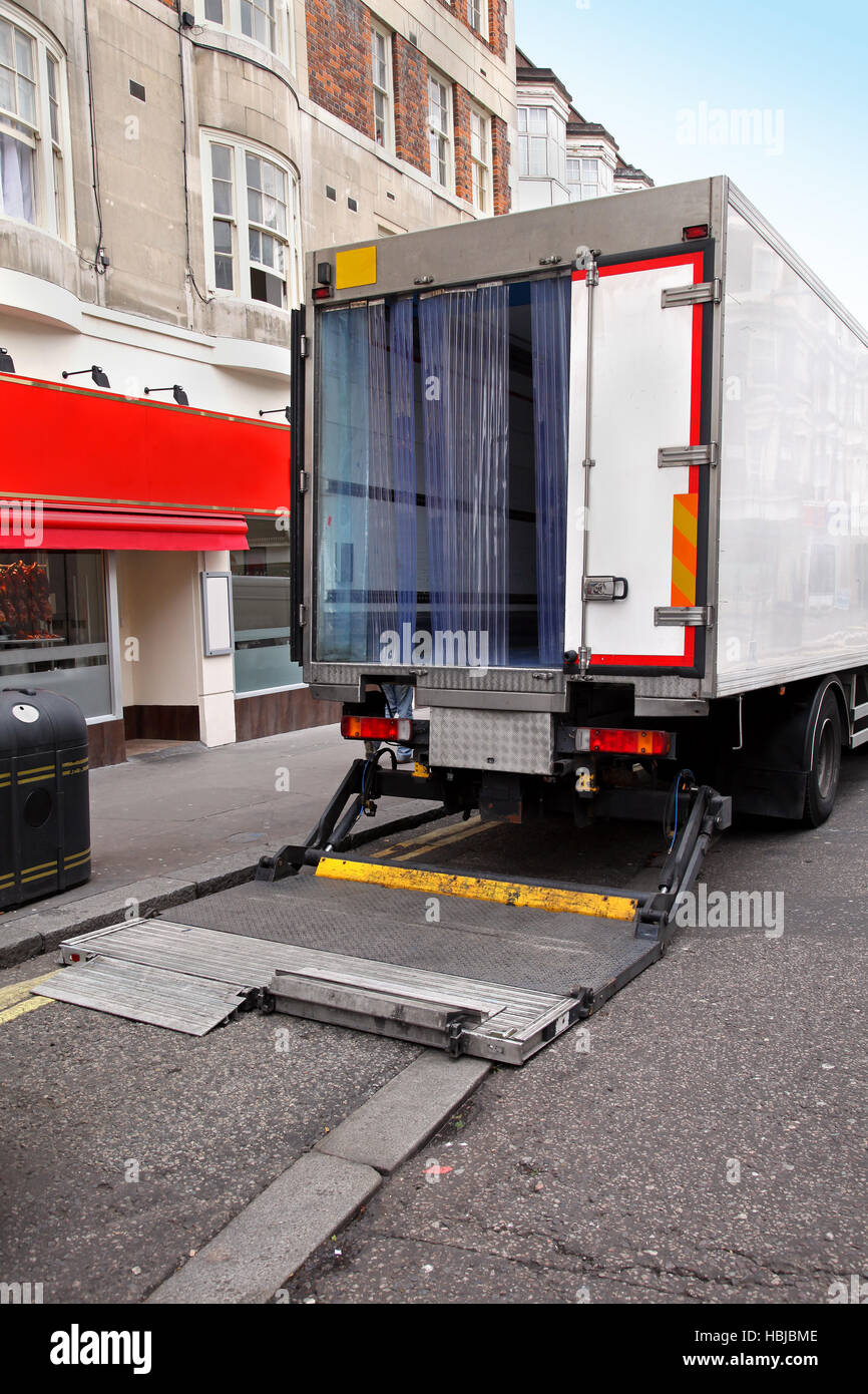 Truck open door hi-res stock photography and images - Alamy
