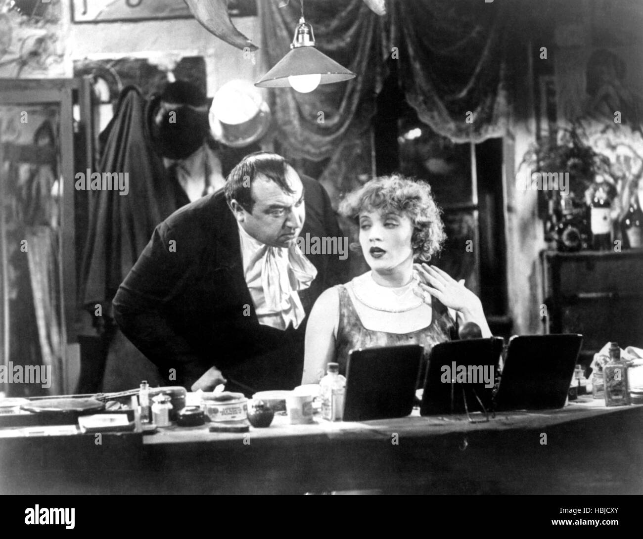 THE BLUE ANGEL, Kurt Gerron, Marlene Dietrich, 1930 Stock Photo - Alamy