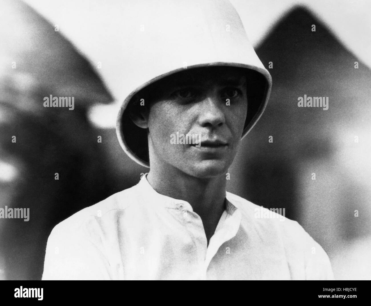 BLACK AND WHITE IN COLOR, (aka NOIRS ET BLANCS EN COULEUR), Jacques ...