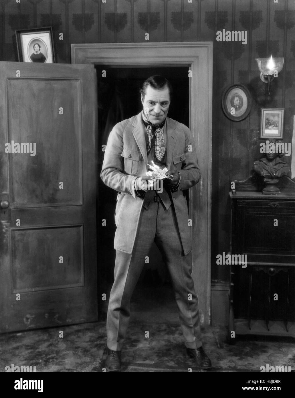 THE BLACKBIRD, Lon Chaney, Sr., 1926 Stock Photo - Alamy