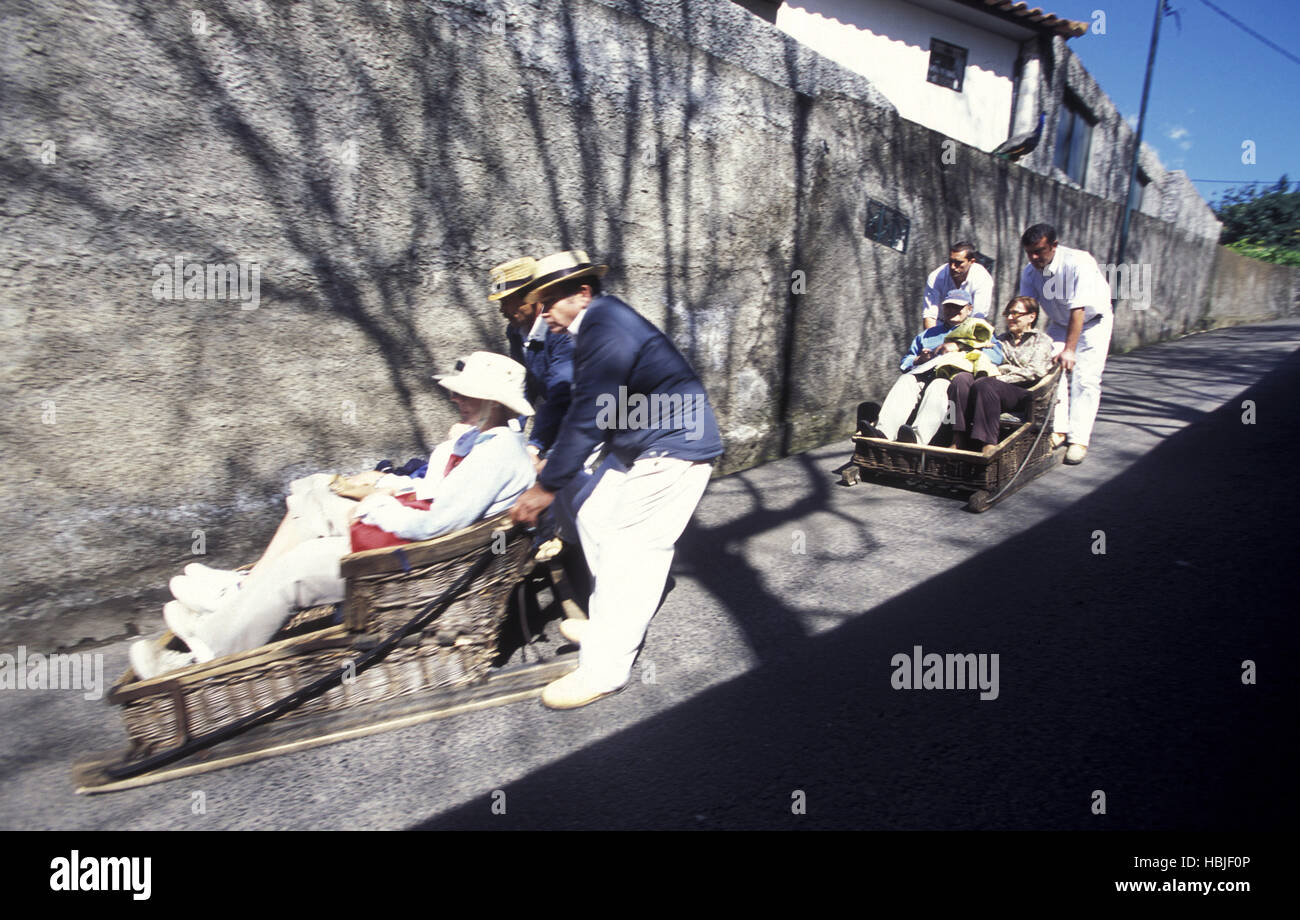 EUROPE PORTUGAL MADEIRA FUNCHAL BASKET SLEDGE Stock Photo - Alamy