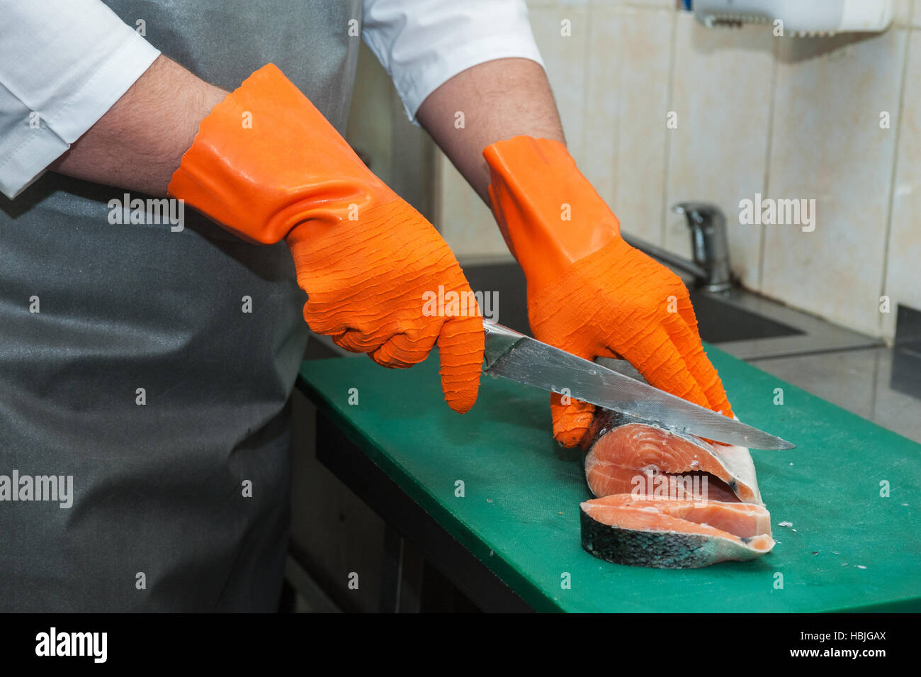 cutting salmon fish Stock Photo - Alamy