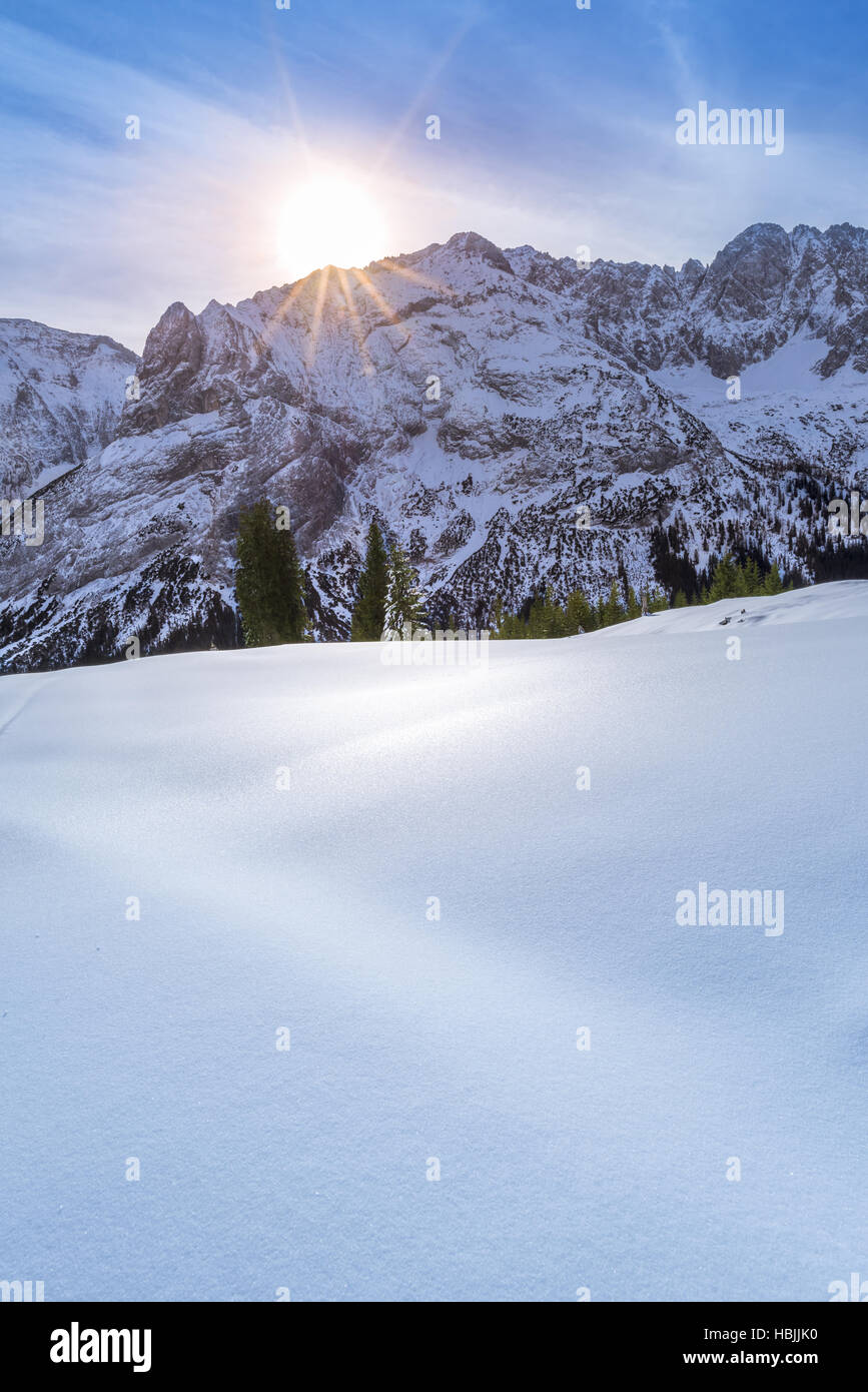 Sun snowy mountain hi-res stock photography and images - Alamy