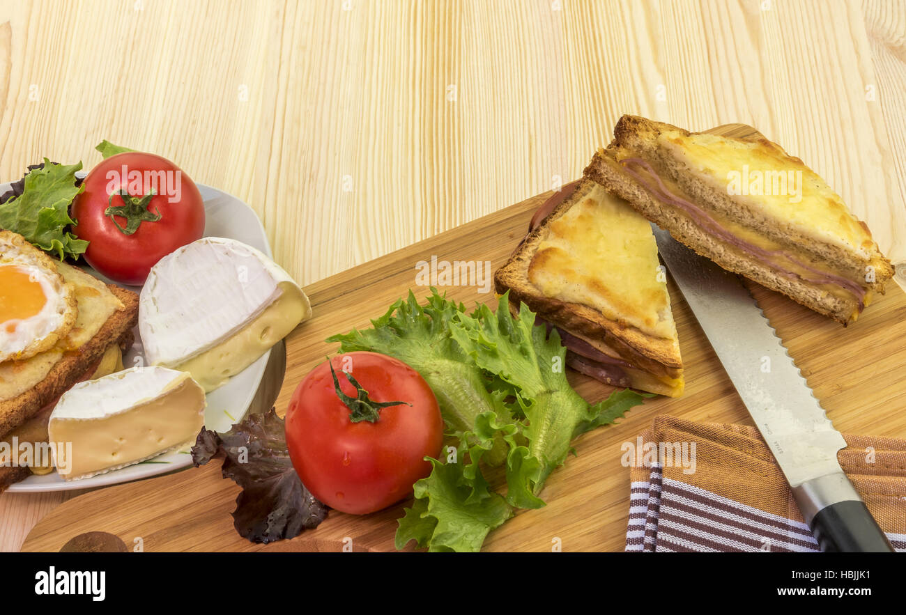 Sliced sandwich and fresh vegetables Stock Photo - Alamy