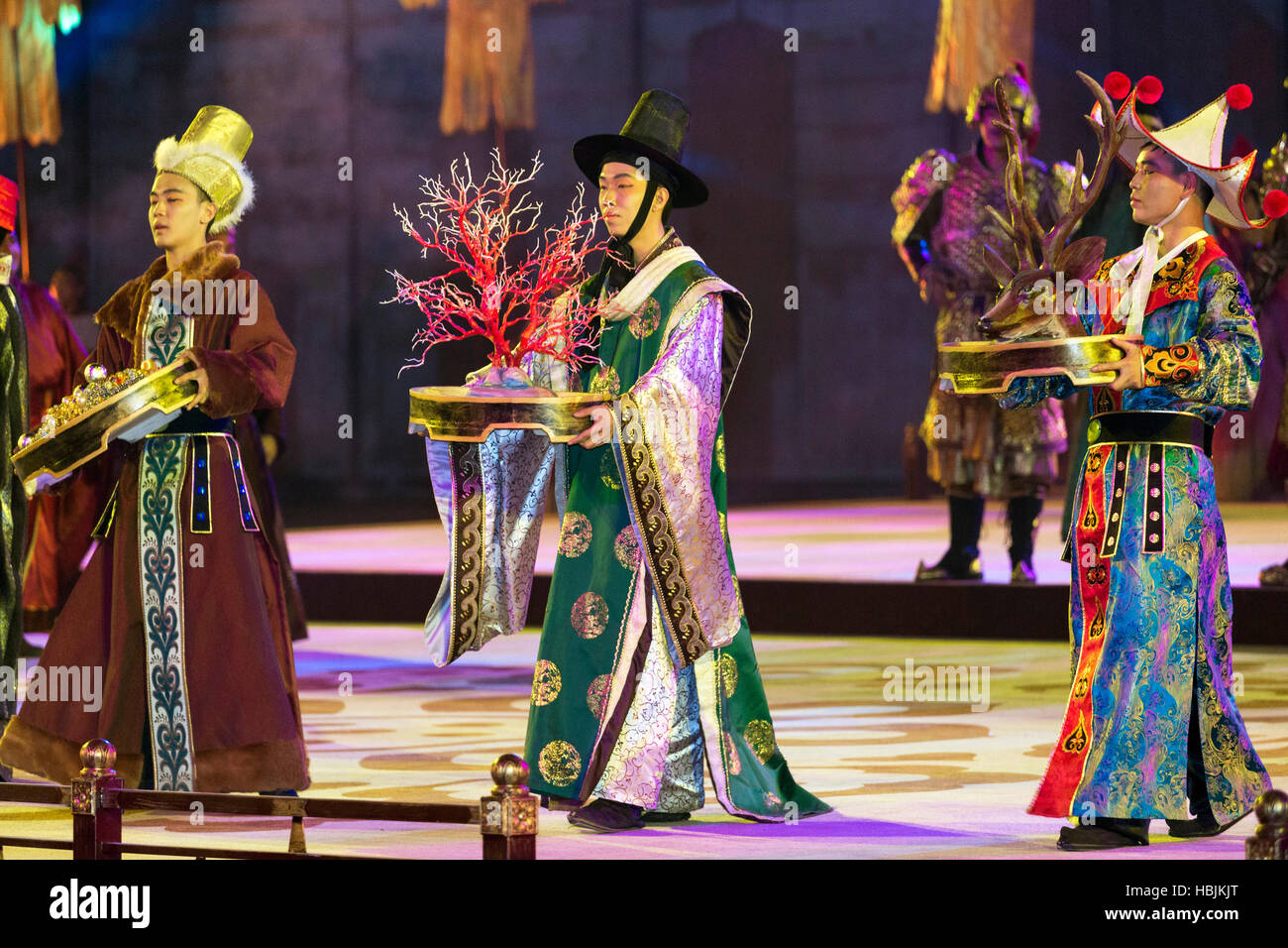 Xian evening show hi-res stock photography and images - Alamy