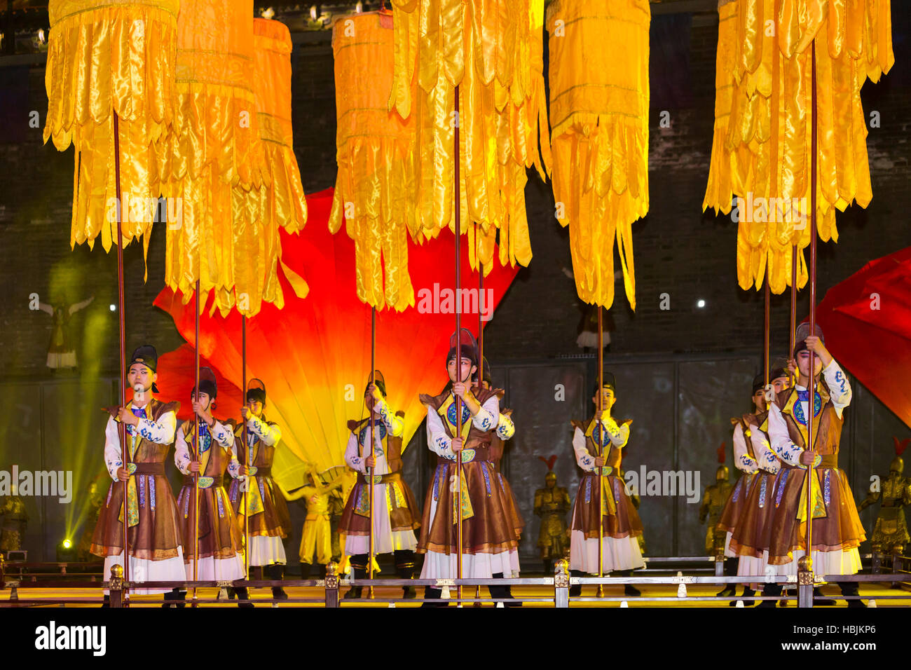 Performers at Chinese cultural show, Xian, China Stock Photo - Alamy