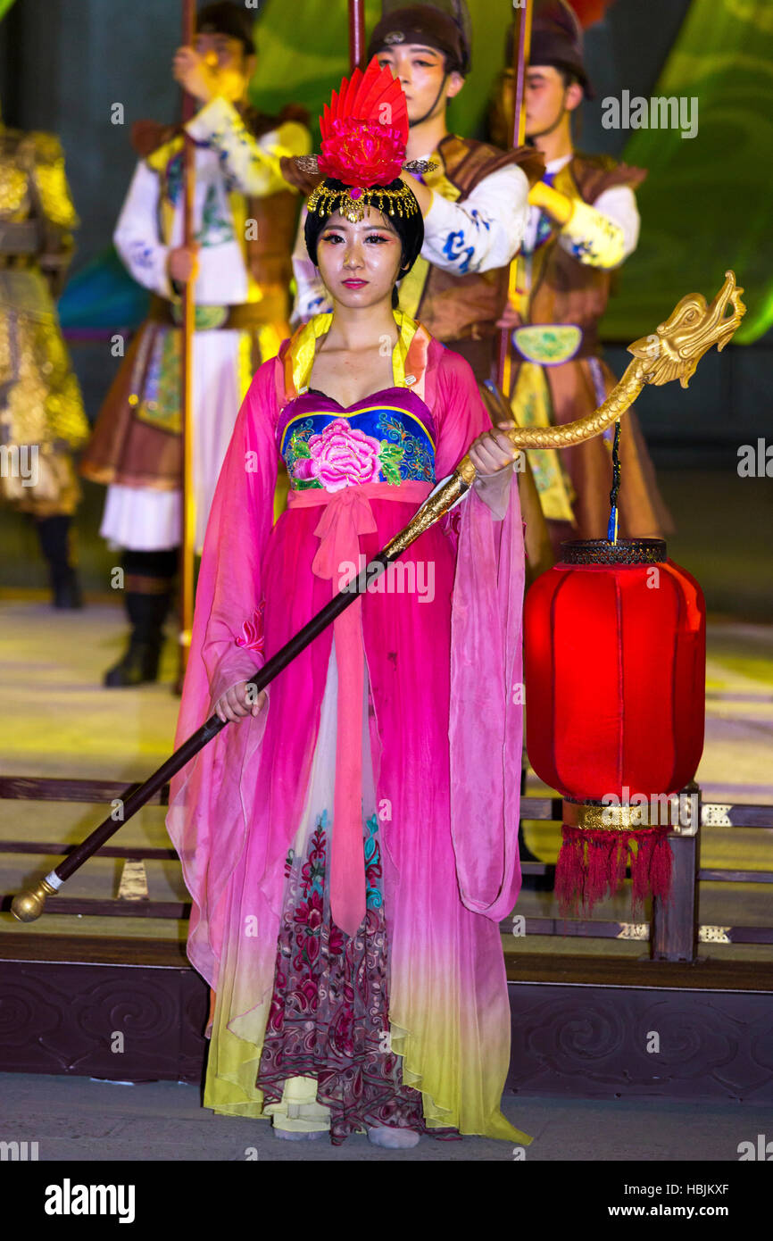 Performers at Chinese cultural show, Xian, China Stock Photo - Alamy