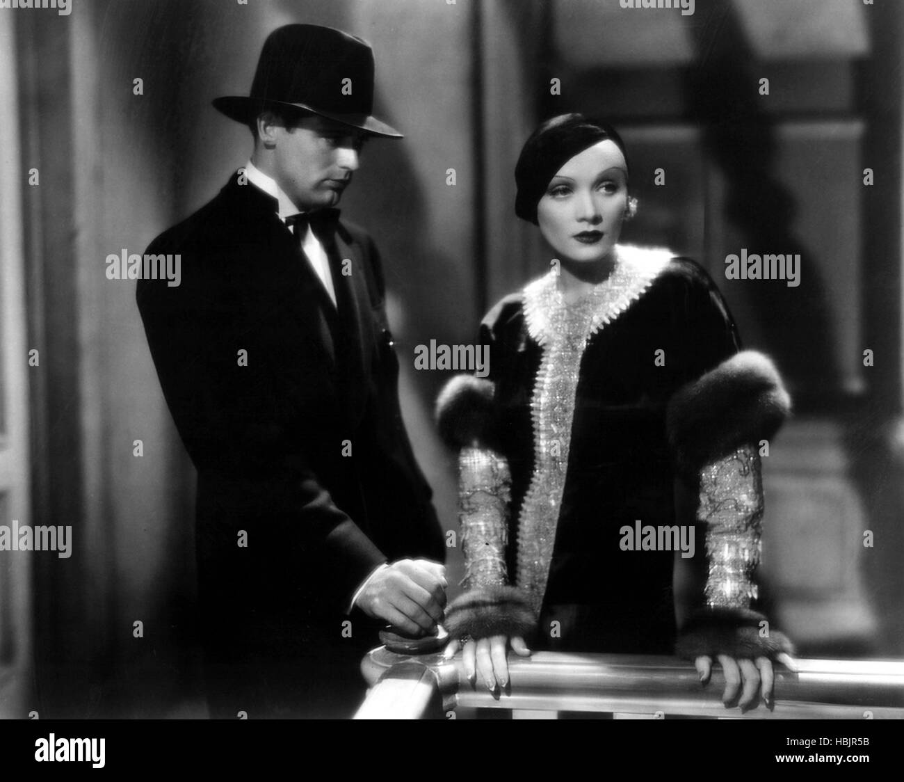 BLONDE VENUS, Cary Grant, Marlene Dietrich, 1932 Stock Photo - Alamy