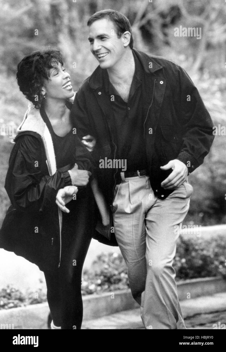 THE BODYGUARD, from left: Whitney Houston, Kevin Costner, 1992. ©Warner ...