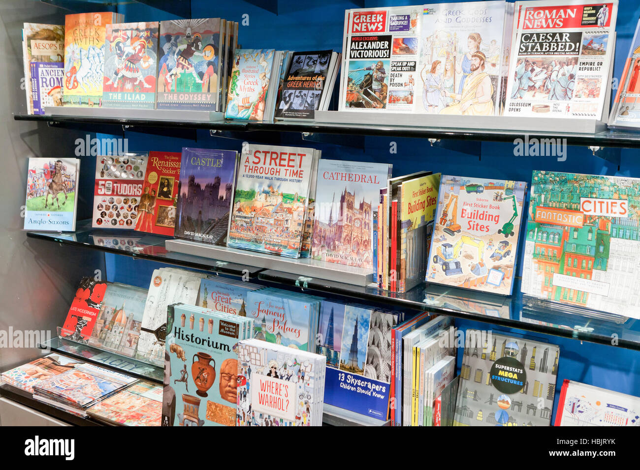 Bookstore display hi-res stock photography and images - Alamy