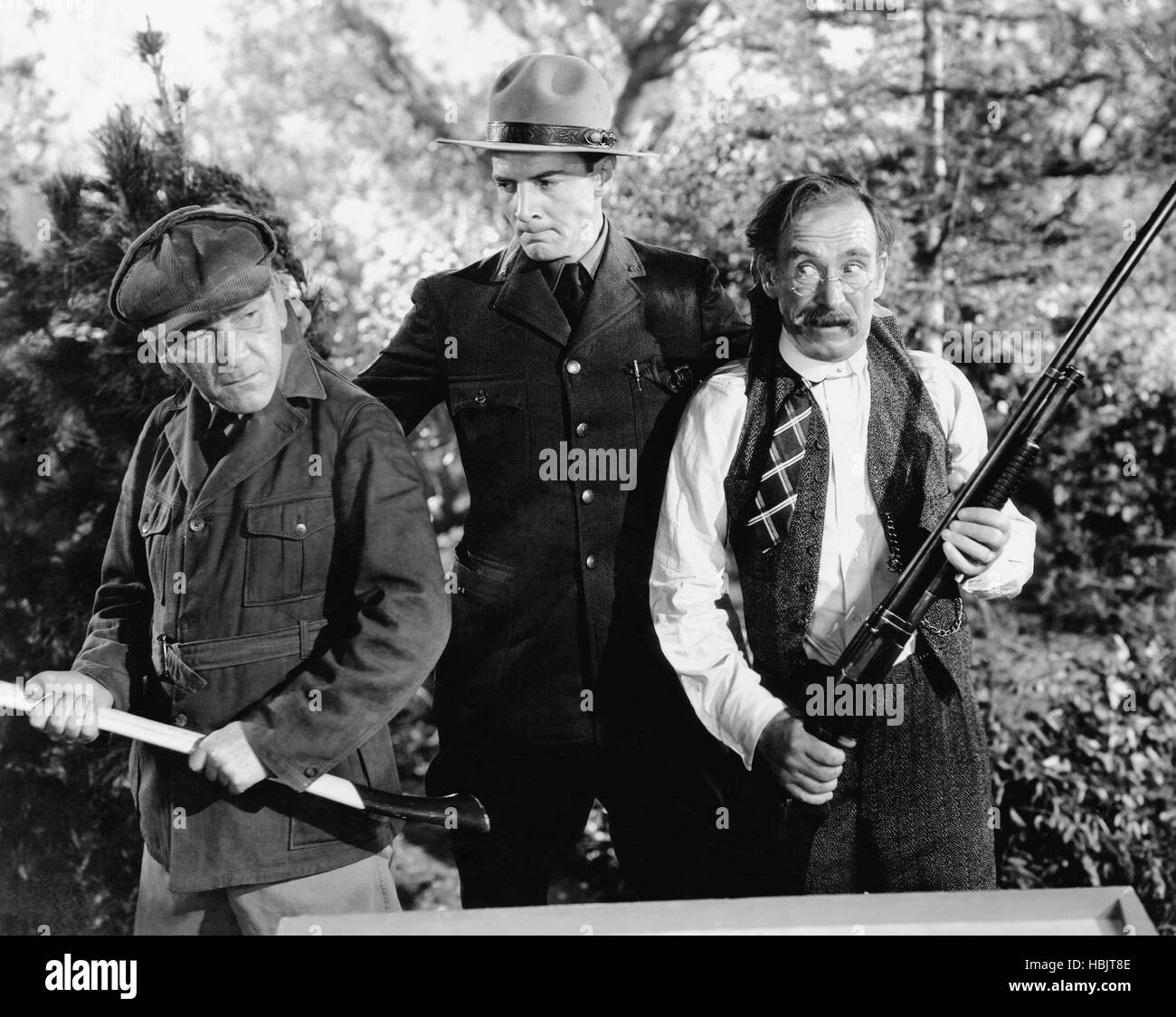 BOOBS IN THE WOODS, from left, Shemp Howard, Bruce Bennett, Andy Clyde, 1940 Stock Photo - Alamy