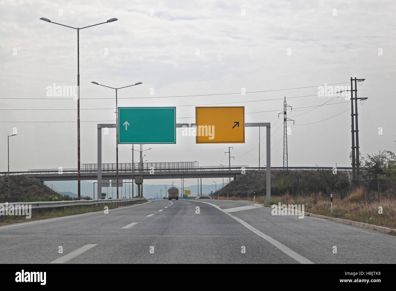 Gantry sign highway hi-res stock photography and images - Alamy