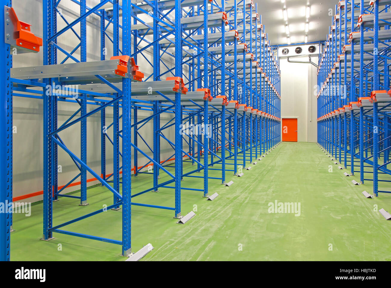 Cold storage warehouse hi-res stock photography and images - Alamy