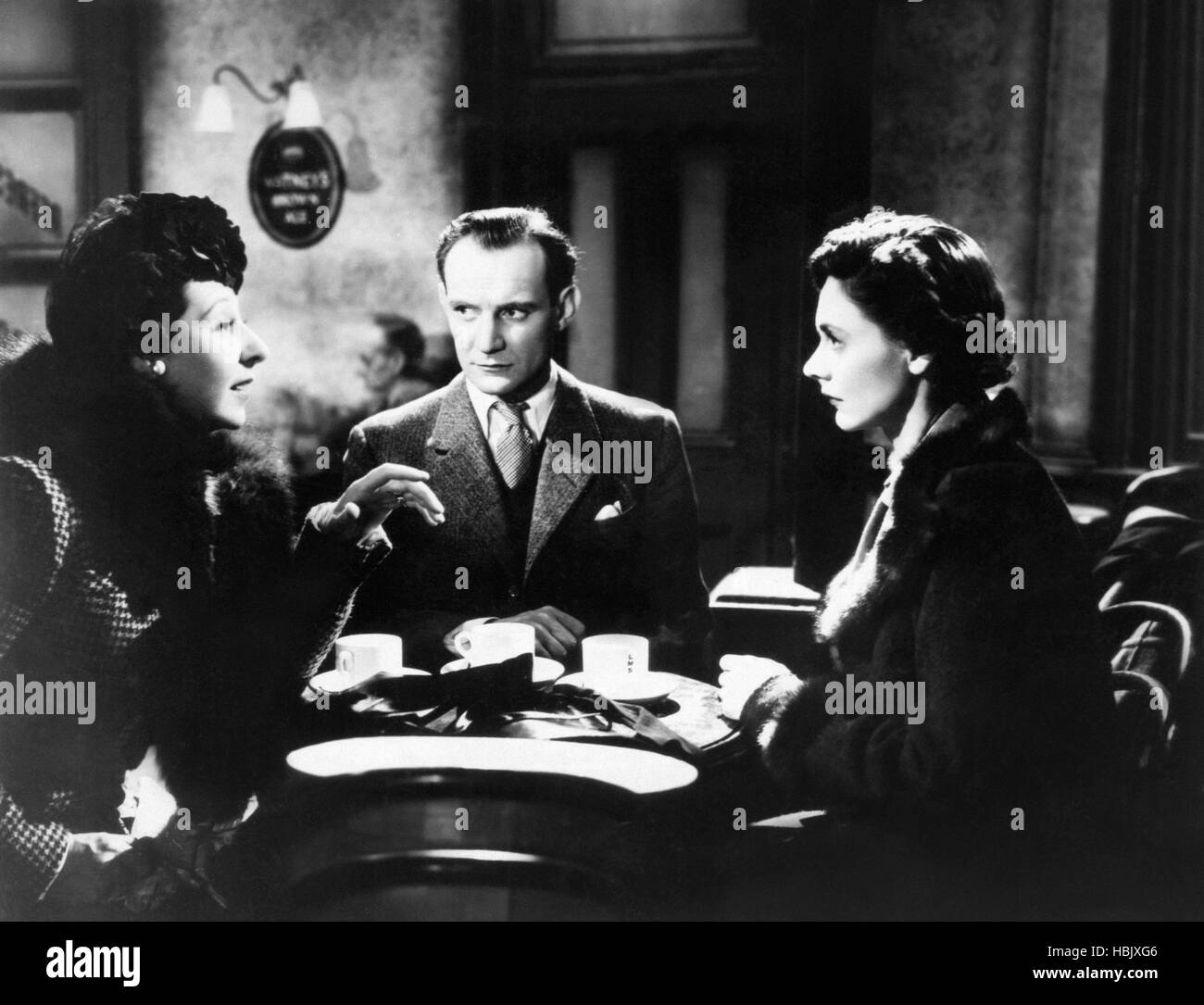 BRIEF ENCOUNTER, from left: Everley Gregg, Trevor Howard, Celia Johnson ...