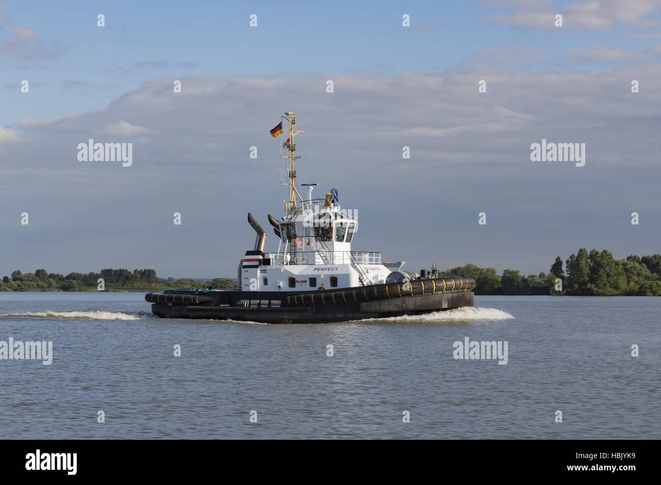 Ocean going tugs hi-res stock photography and images - Alamy