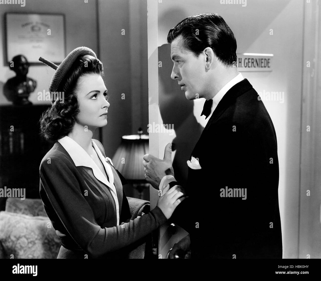 CALLING DR. GILLESPIE, from left, Donna Reed, Philip Dorn, 1942 Stock ...