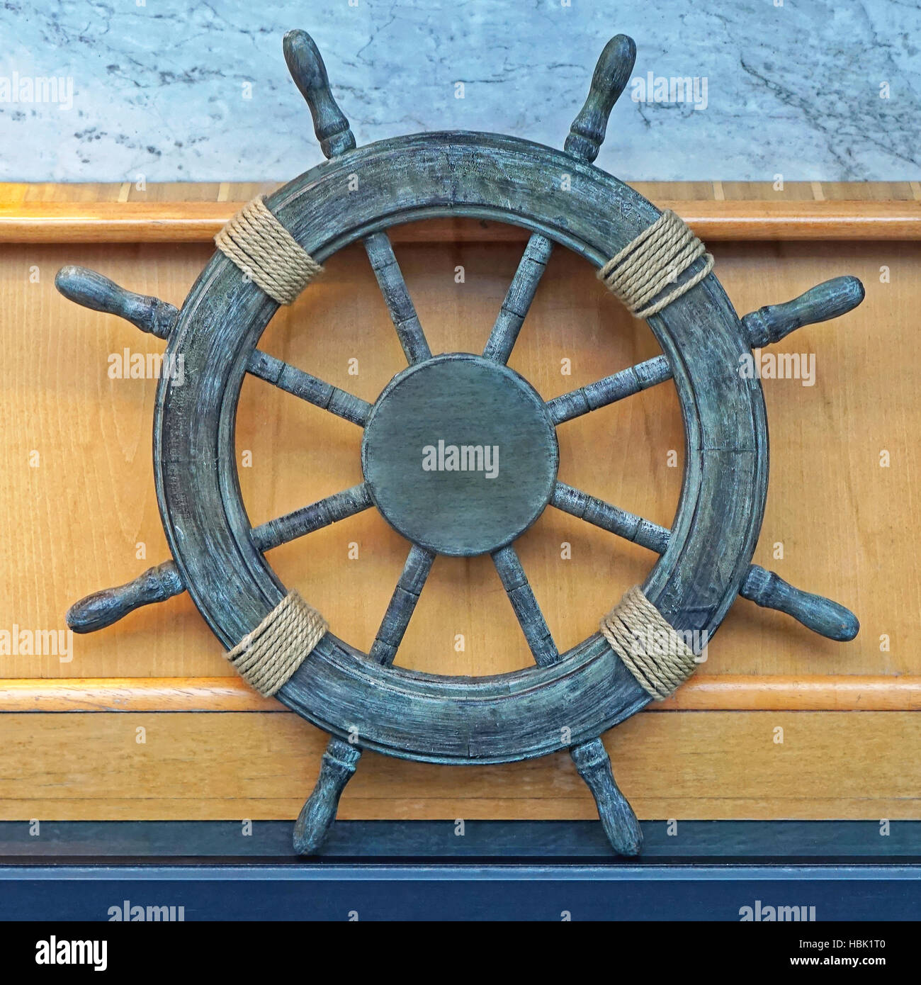 Ships wheel hi-res stock photography and images - Alamy