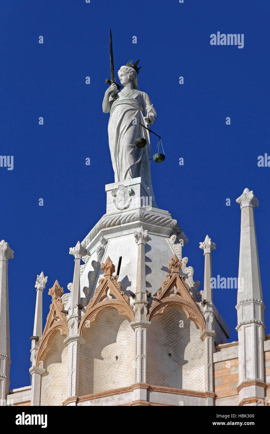 Roman goddess justice lady justice hi-res stock photography and images ...