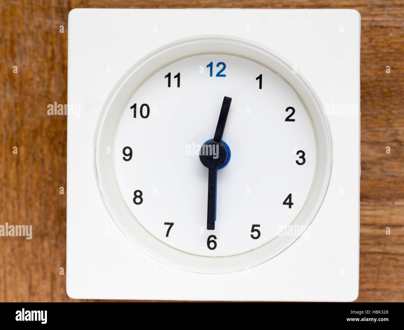 The series of the sequence of time on the simple white analog clock , 3 ...