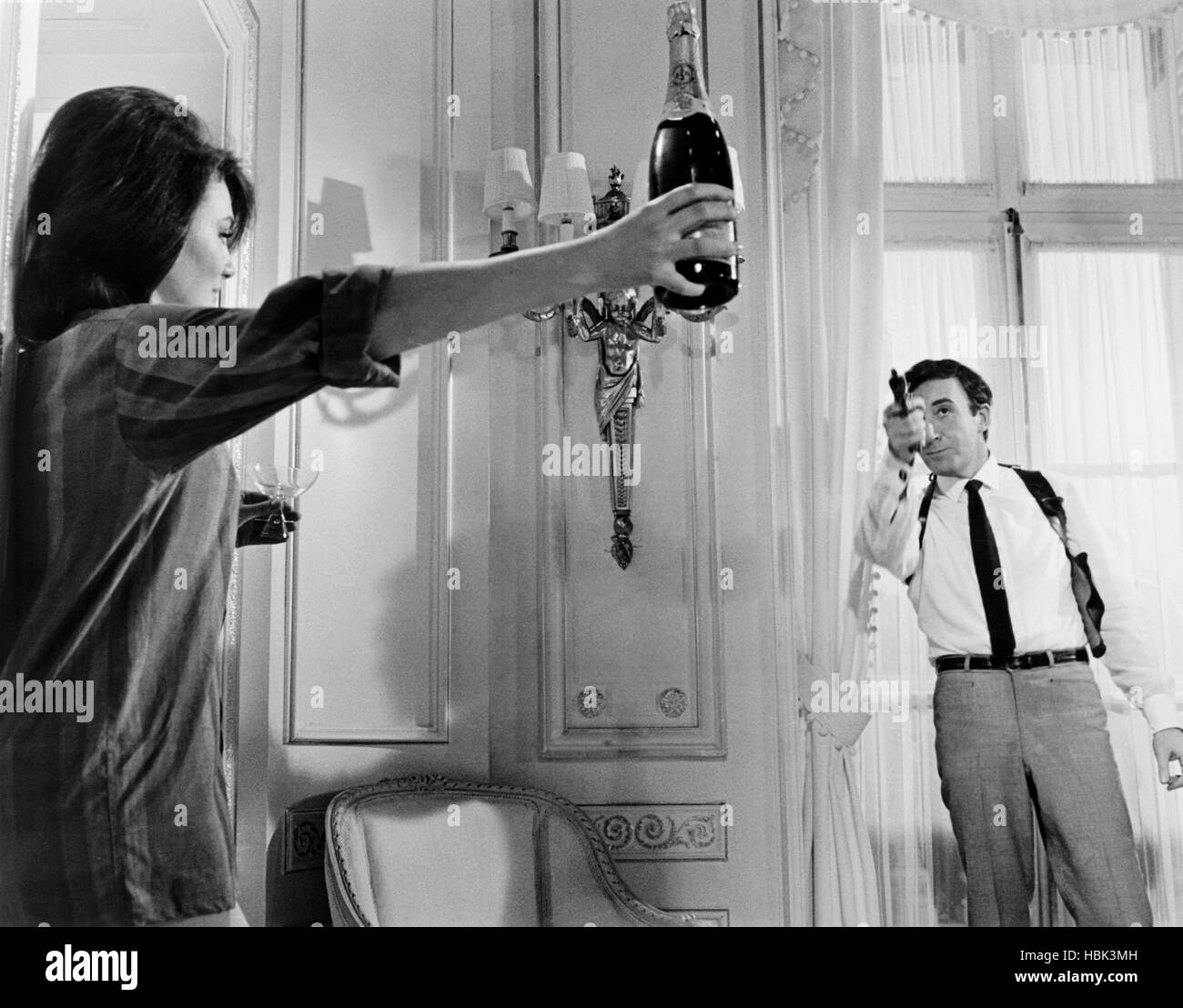 CASINO ROYALE, from left: Jacqueline bisset, Peter Sellers, 1967 Stock ...
