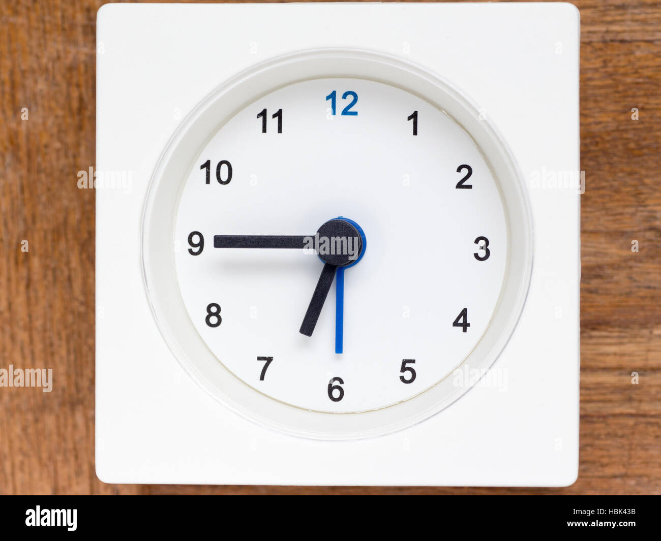 The series of the sequence of time on the simple white analog clock ...