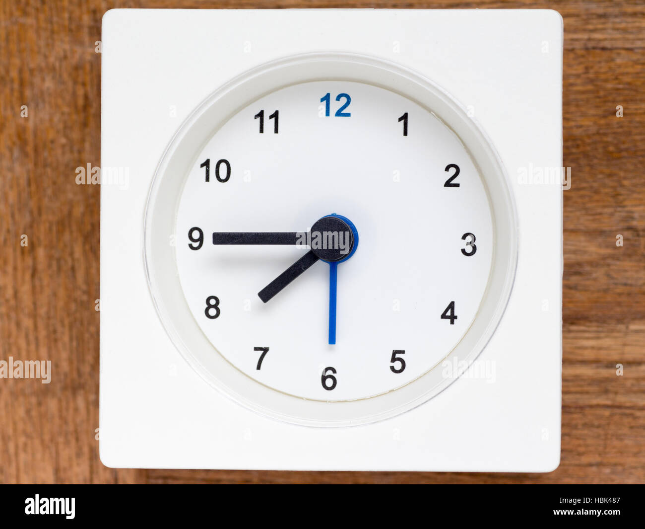 The series of the sequence of time on the simple white analog clock ...