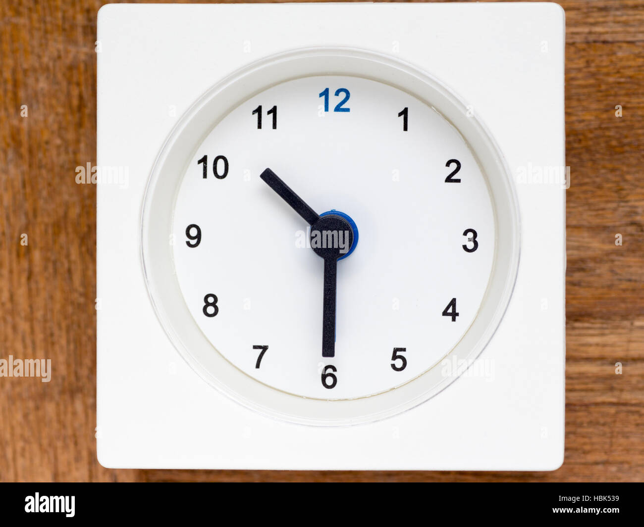 The series of the sequence of time on the simple white analog clock ...