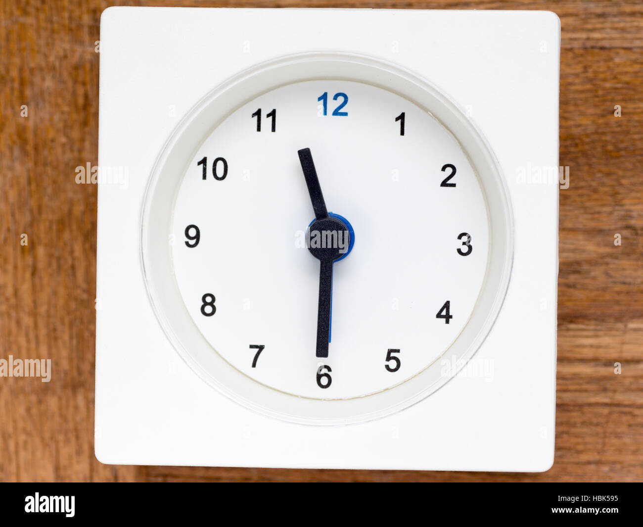 11.30 clock hi-res stock photography and images - Alamy