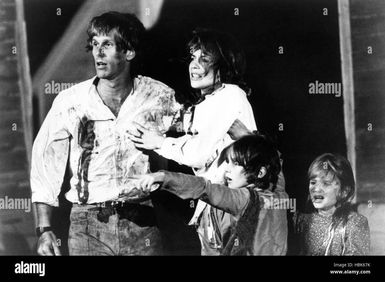 CHILDREN OF THE CORN, Peter Horton, Linda Hamilton, Robby Kiger, Anne ...