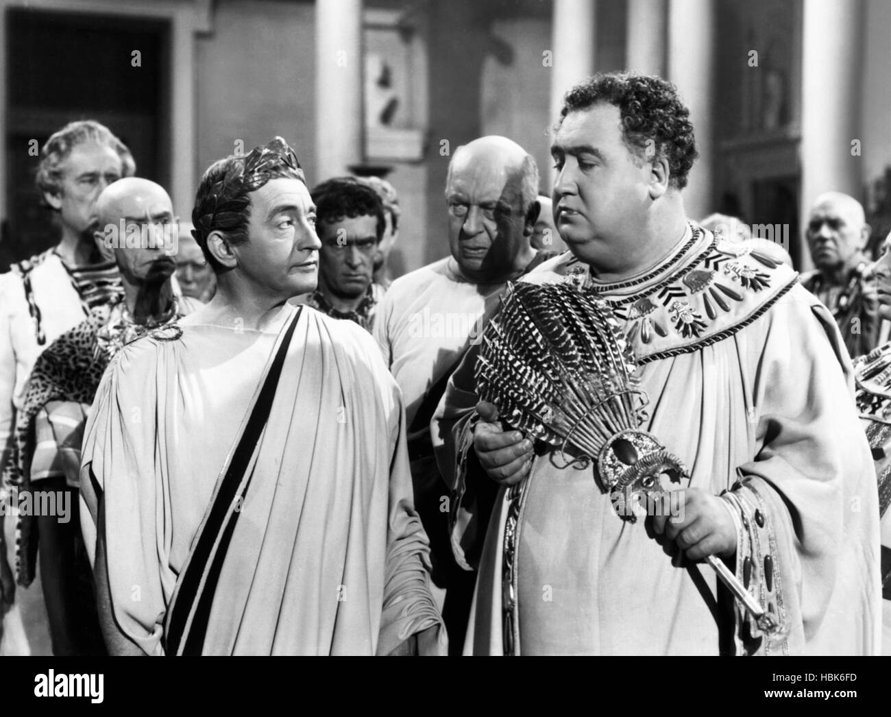 CAESAR AND CLEOPATRA, from left, Claude Rains, Francis L. Sullivan ...