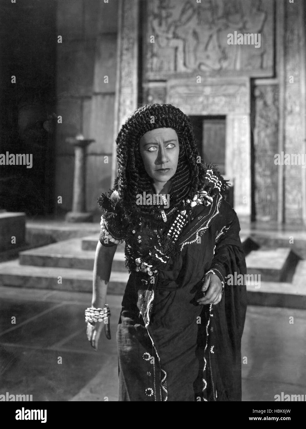 CAESAR AND CLEOPATRA, Flora Robson, 1945 Stock Photo - Alamy