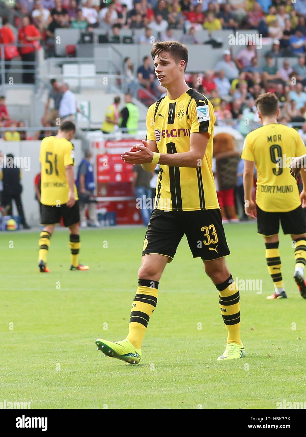 Julian weigl borussia dortmund hi-res stock photography and images - Alamy